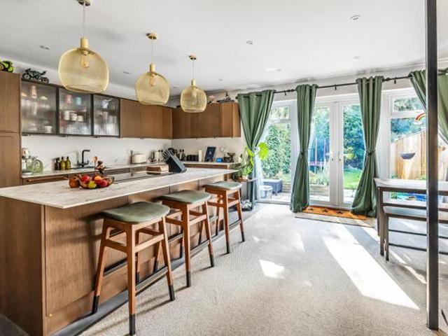 3 Bedroom House Sevenoaks Kent 98800997