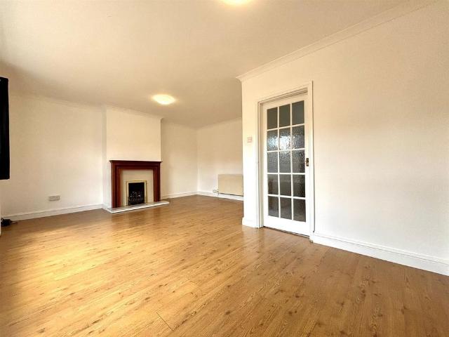 3 bedroom house semi detached