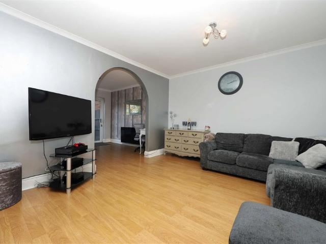 3 bedroom house semi detached