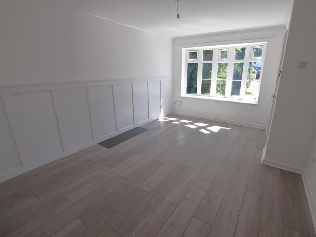 3 bedroom house semi detached to rent