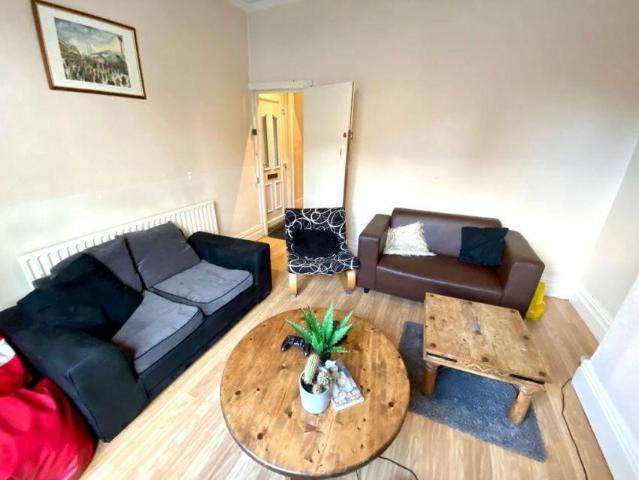 3 bedroom house share for rent in 359 Sharrowvale Road, Ecclesall, S11