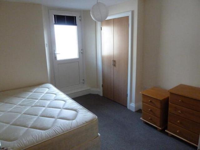 3 bedroom house share for rent in 39B Connaught Avenue, PL4