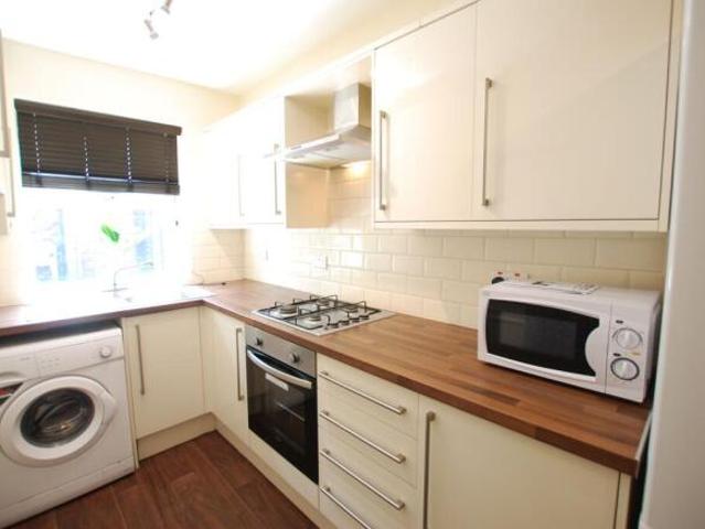 3 bedroom house share for rent in 47 Mount Street, City Centre, S11