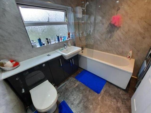 3 bedroom house share for rent in Crowther Road, WV6