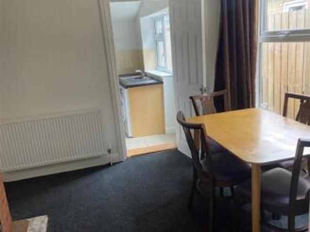 3 bedroom house share for rent in Falmouth Street, Hull, HU5