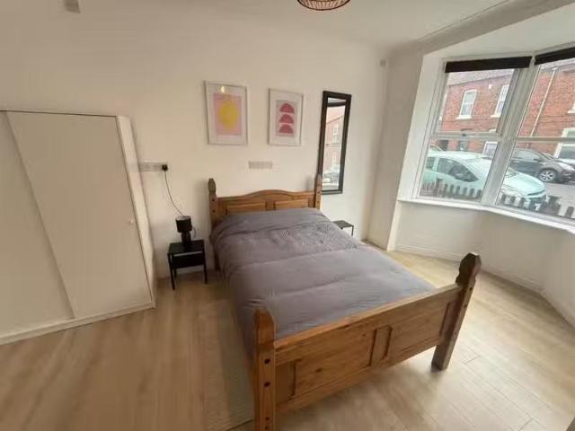 3 bedroom house share for rent in Far Ings Road, Barton Upon H.