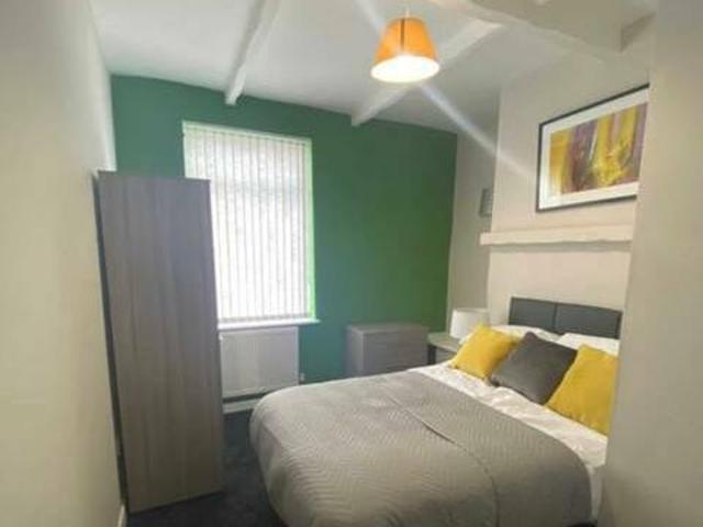 3 bedroom house share for rent in Hinton Street Kensington L6