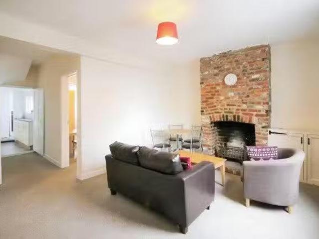 3 bedroom house share for rent in Old Dover Road, CT1