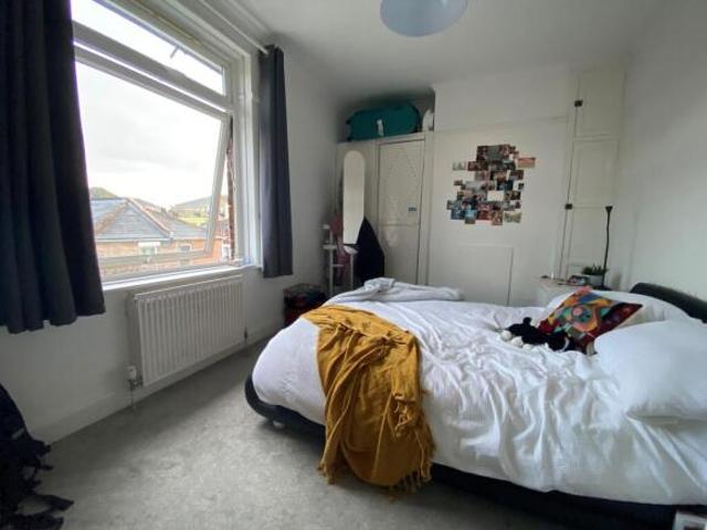 3 bedroom house share for rent in Newcombe Road, Polygon, Southampton, SO15