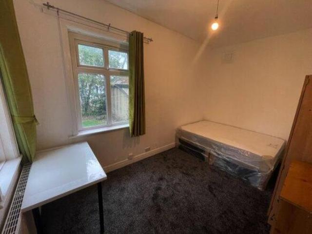 3 bedroom house share for rent in St. Chads Drive, LS6