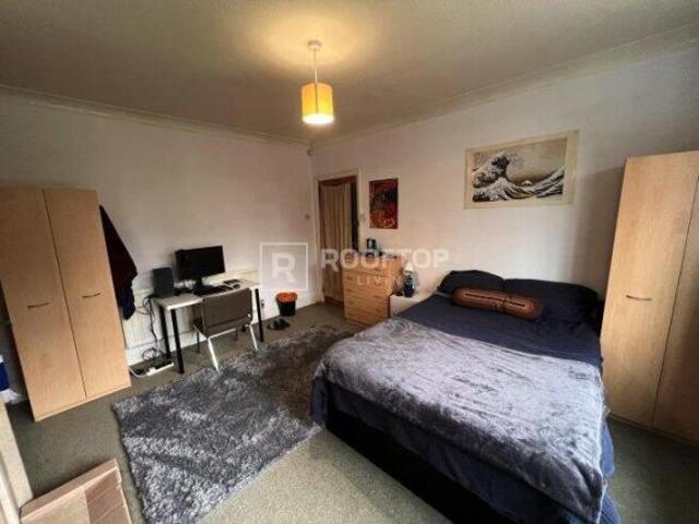 3 bedroom house share for rent in St. Annes Road, LS6