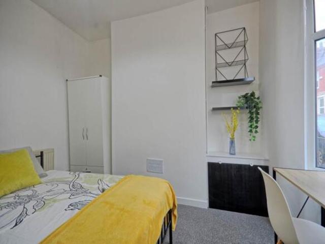 3 bedroom house share for rent in Stevenson Street, Liverpool, Merseyside, L15