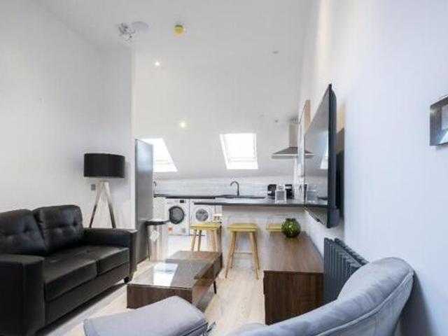 3 Bedroom House Share For Rent In Swansea, Wales