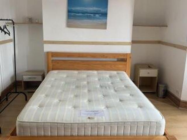 5 bedroom house share for rent in Rhondda Street, SA1