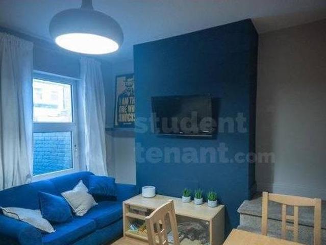 3 bedroom house share for rent in Walter Street CH1