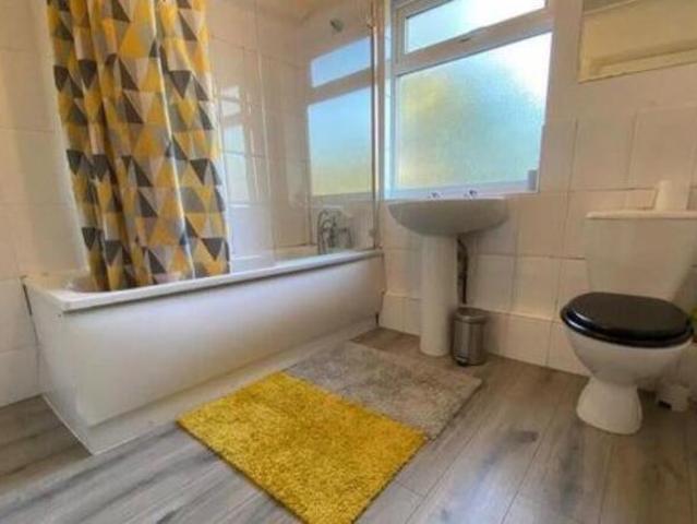 3 bedroom house share for rent in Tunnel Avenue, Greenwich, SE10