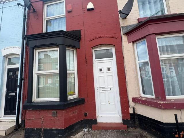 3 bedroom house share located on Parton Street