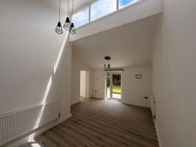 3 bedroom House share To Let