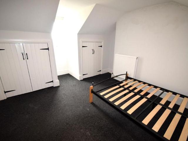 3 bedroom house share to rent
