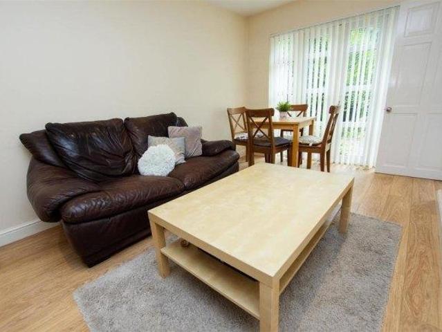3 bedroom house share to rent