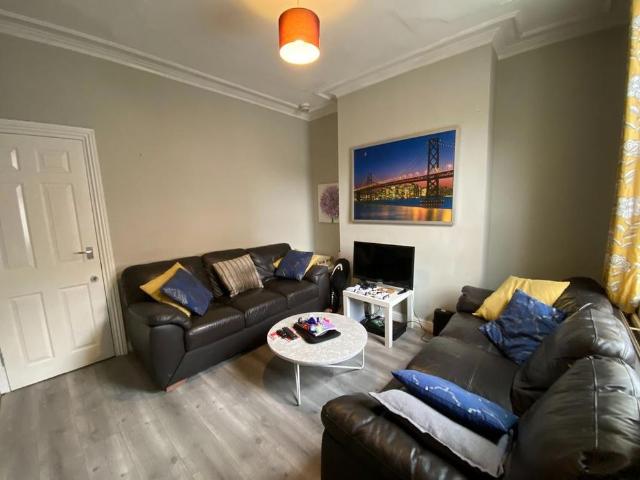 3 bedroom house share to rent