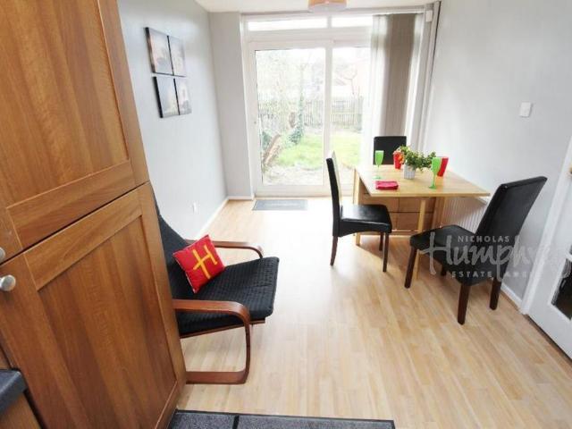 3 bedroom house share to rent