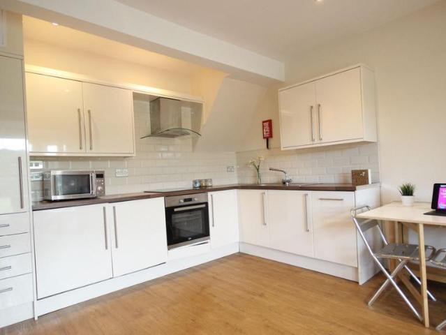 3 bedroom house share to rent