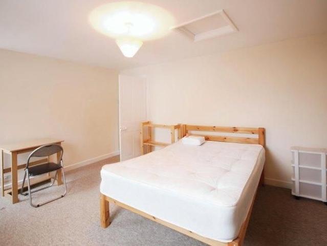 3 bedroom house share to rent
