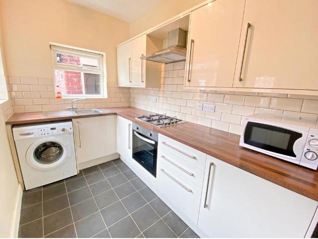 3 bedroom house share to rent