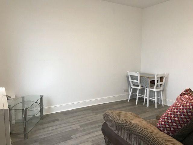3 bedroom house share to rent