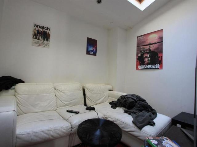 3 bedroom house share to rent