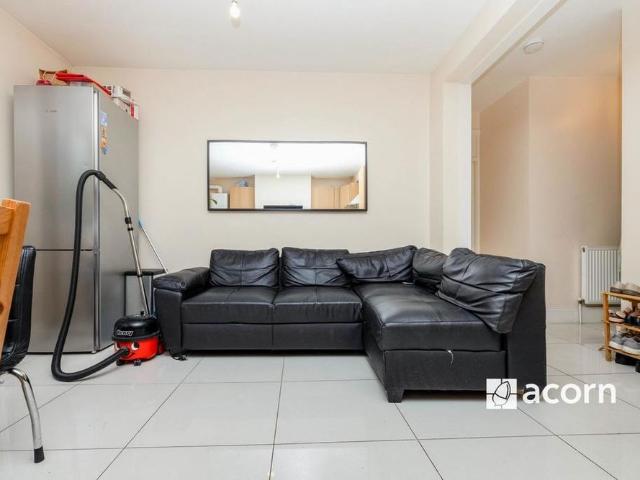 3 bedroom house share to rent