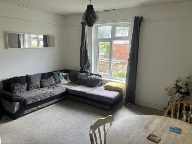 3 bedroom house share to rent