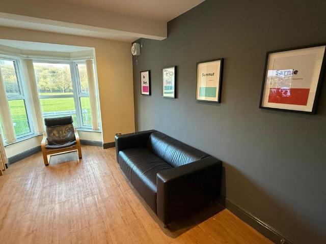 3 bedroom house share to rent