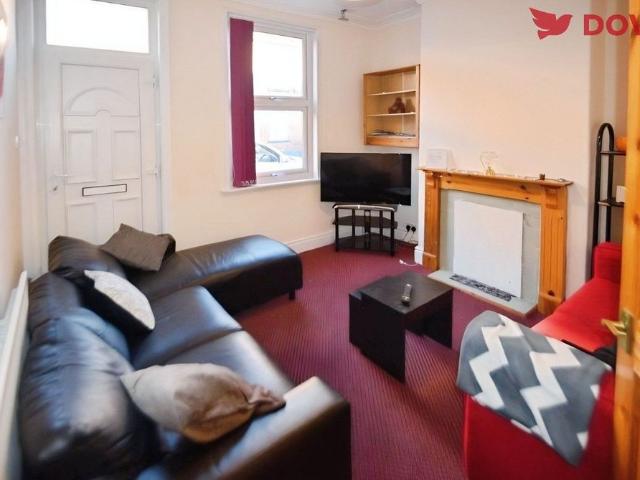 3 bedroom house share to rent