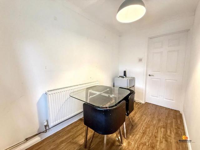 3 bedroom house share to rent