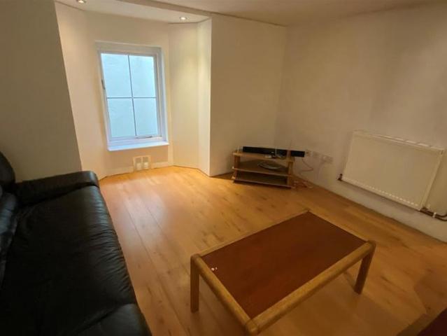 3 bedroom house share to rent