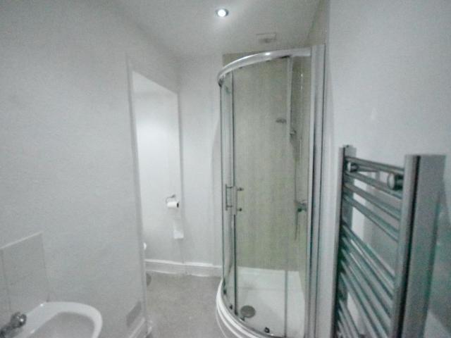 3 bedroom house share to rent