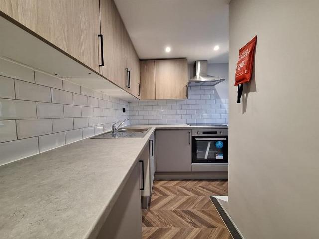 2 bedroom house share to rent