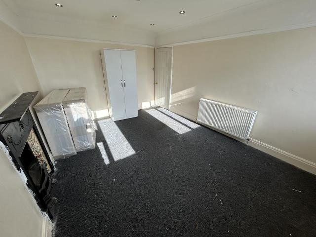 3 bedroom house share to rent
