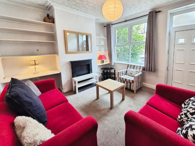 3 bedroom house share to rent