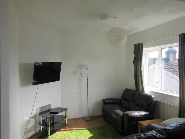 3 bedroom house share to rent