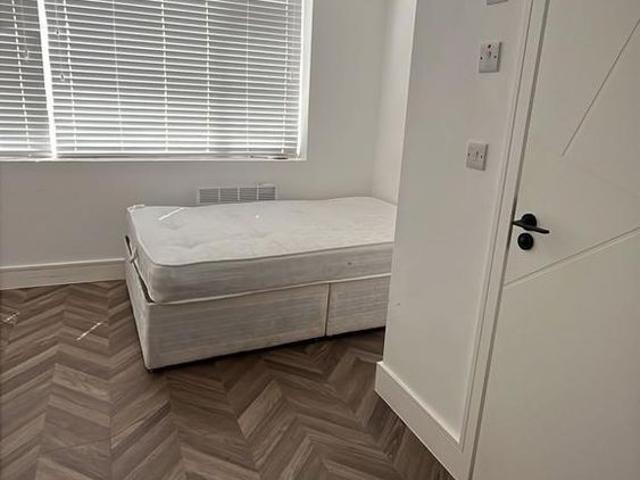 3 bedroom house share to rent