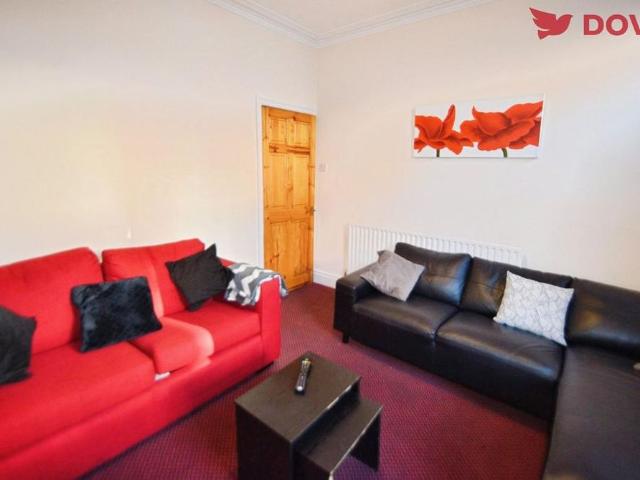 3 bedroom house share to rent
