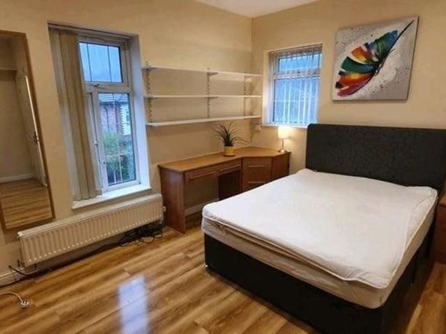 3 bedroom house share to rent