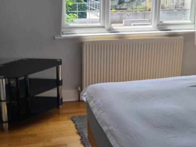3 bedroom house share to rent