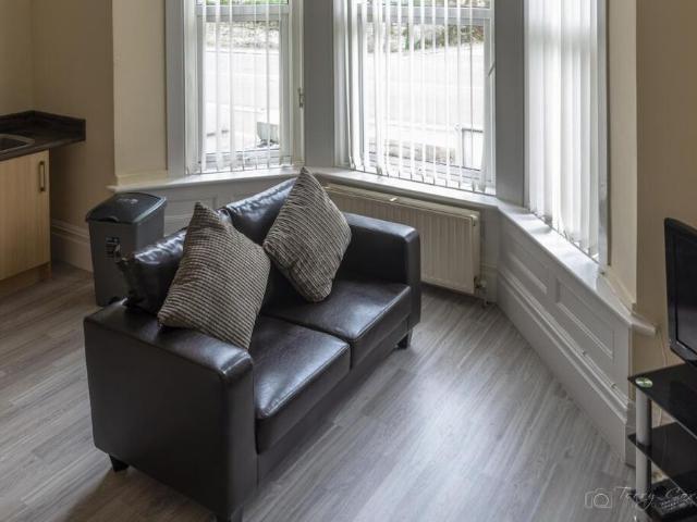 3 bedroom house share to rent