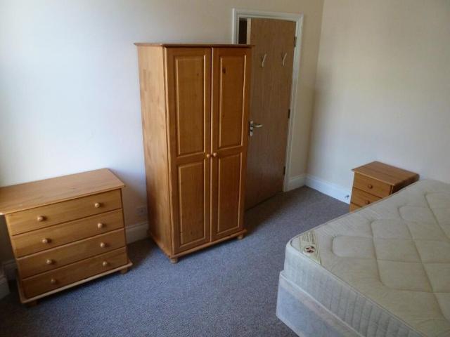 3 bedroom house share to rent