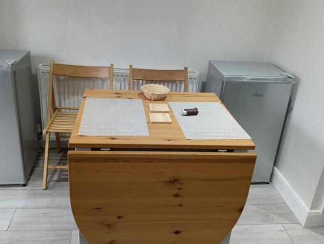 3 bedroom house share to rent