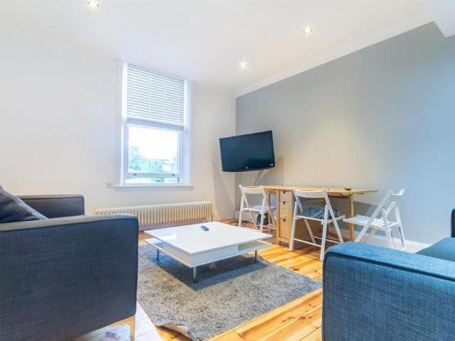 3 bedroom house share to rent